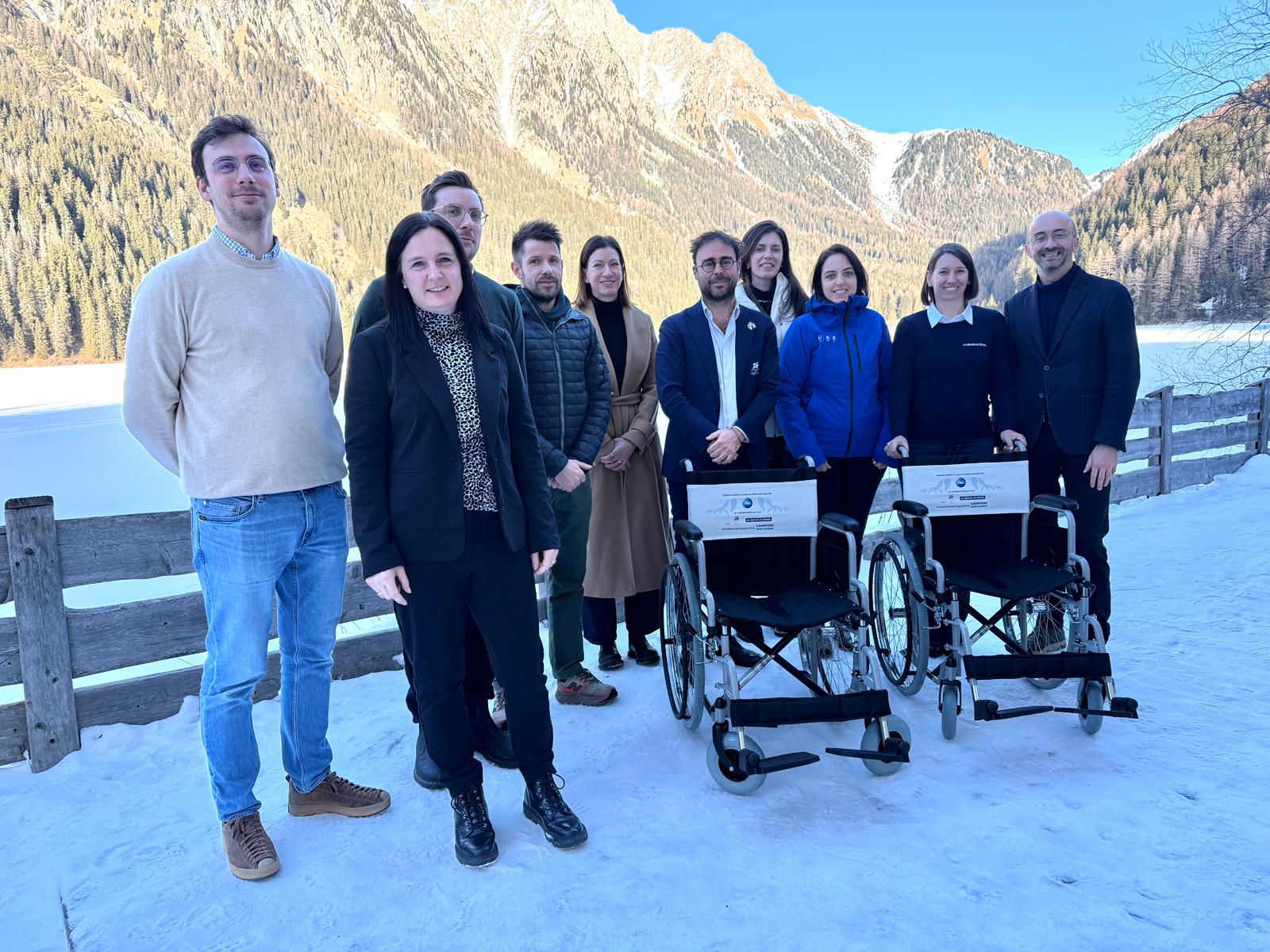 Procter & Gamble e Dash donano sedie a ruote al Comune di Rasun ...